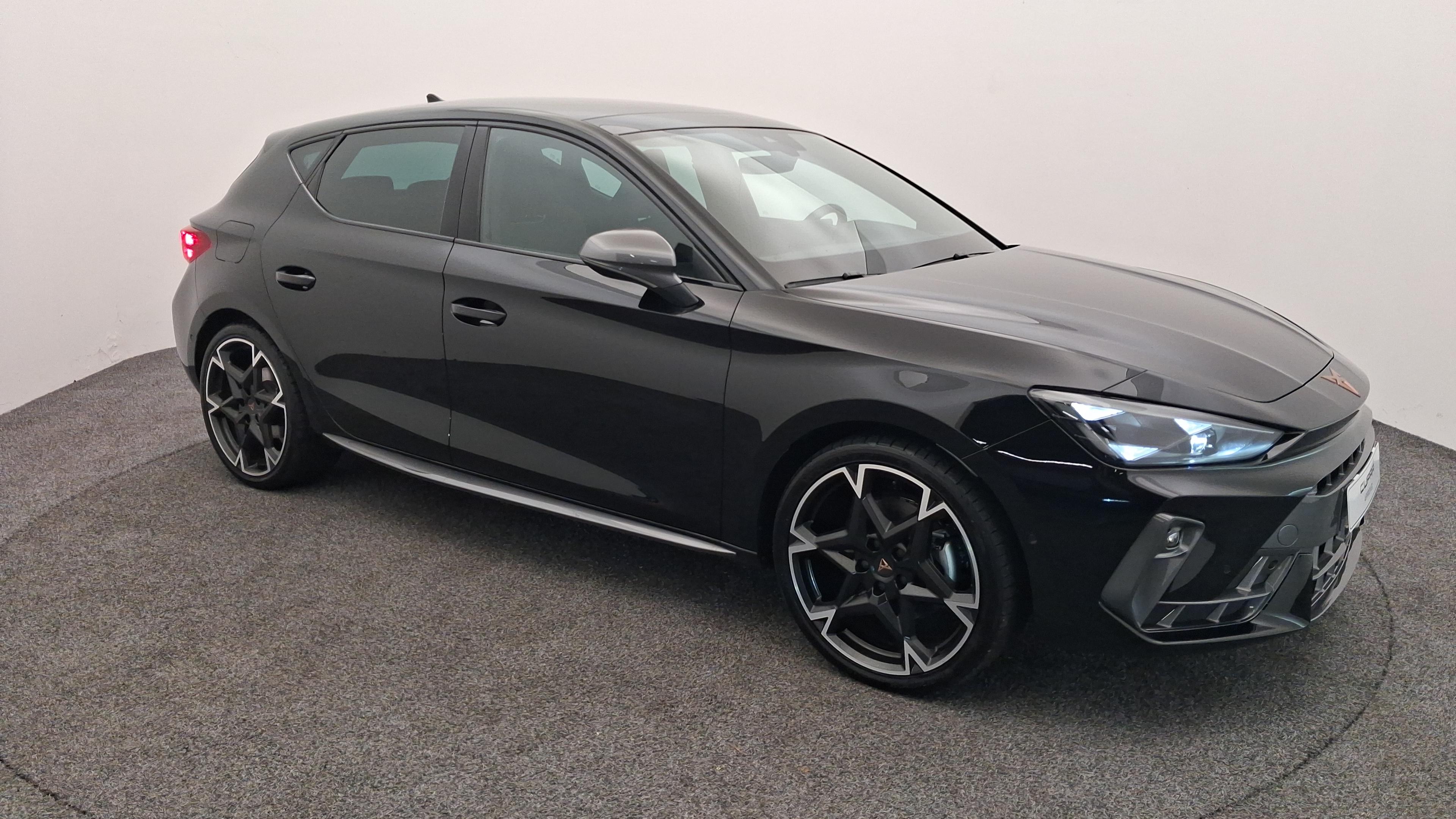 CUPRA - LEON - Noire - 2025 - Blois - Essence - Leon 1.5 eTSI Hybrid ...