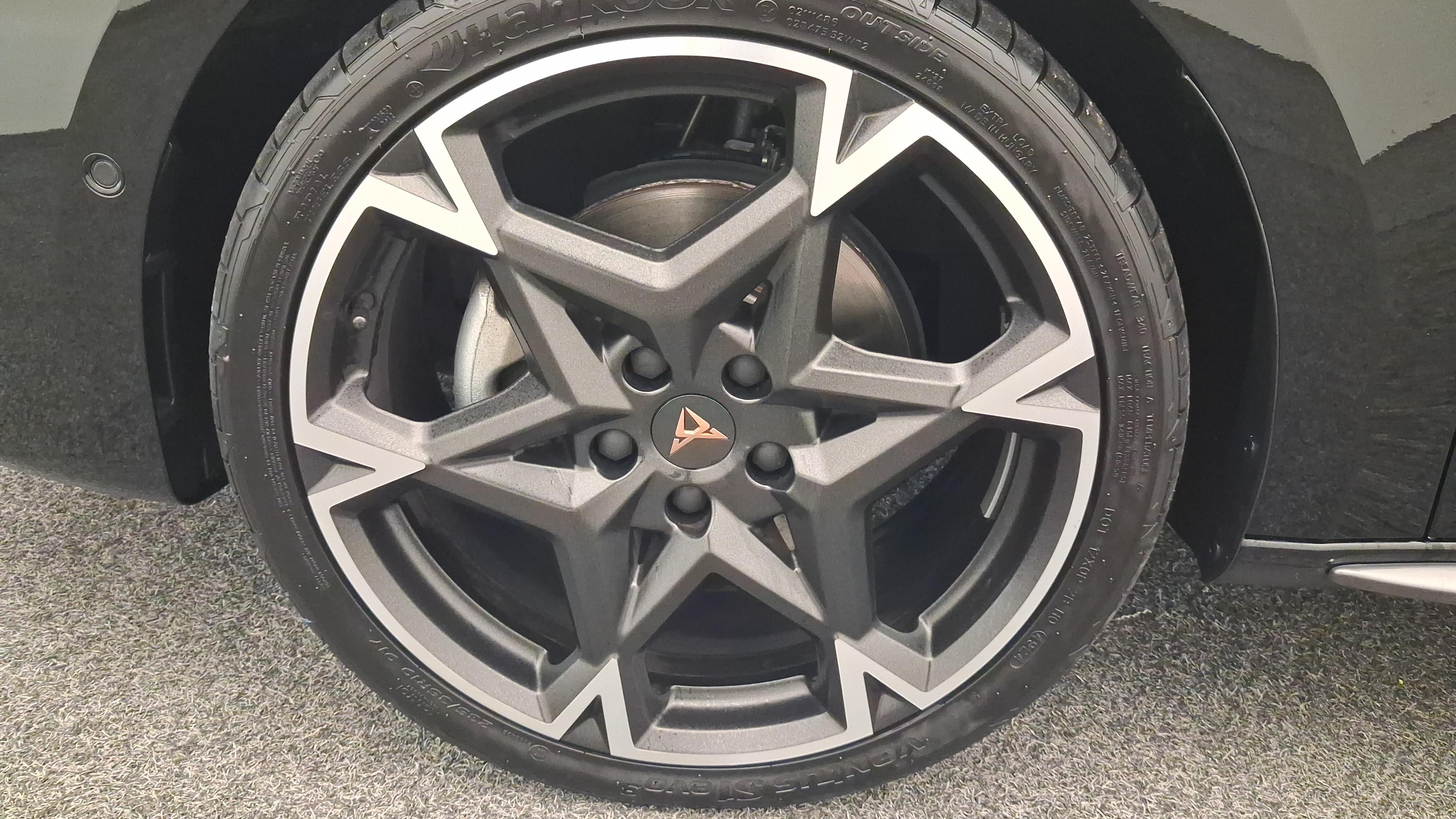 CUPRA - LEON - Noire - 2025 - Blois - Essence - Leon 1.5 eTSI Hybrid ...